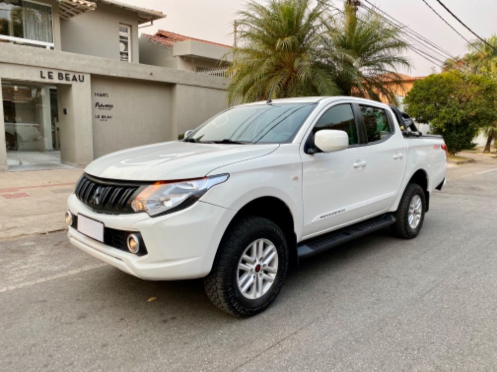 Mitsubishi L200 2.4 Manual 21/22 Branco - 4331263 - Belo Horizonte
