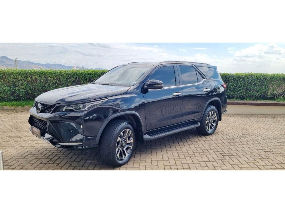 Toyota Hilux SW4 2.8 Automático 23/24 Preto - 4746519 - Seminovos